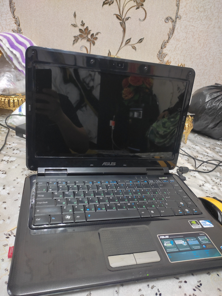 Noutbok sotiladi narxi 700 srochni pul kerak uchun arzon