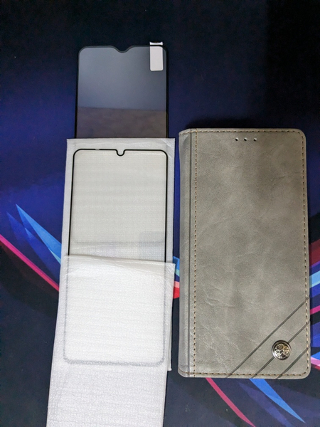 Lg V50S с трещиной на стекле