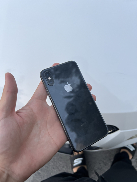 Iphone Xs 64 gb xolati ideal srochna sotiladi