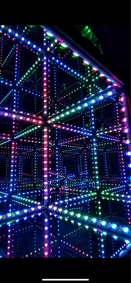Cheksiz led tunel.