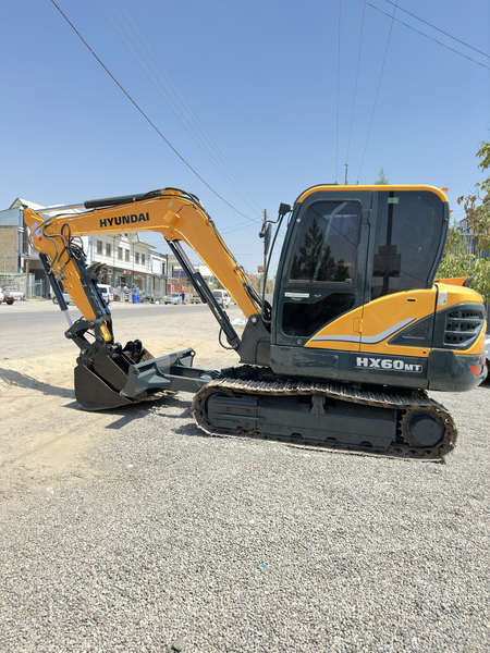 Hyundai mini 60 ekskovator 2016 yil 8300ishlagan koreadan yaqinda keld
