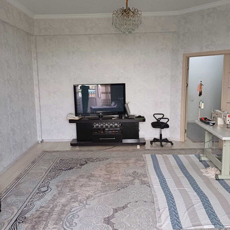 Срочно продаётся квартира 3/4/8 Яшнабад,метро Чкалов.