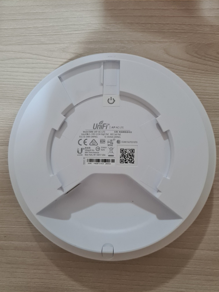Точка доступа Ubiquiti UniFi AC Lite