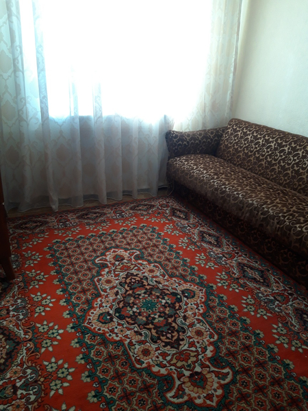 2 chi qavat 4 xonali 9 qavatli uy sotiladi.