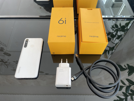 Realmi 6i   4/128 gb  SOTILADI IDEAL