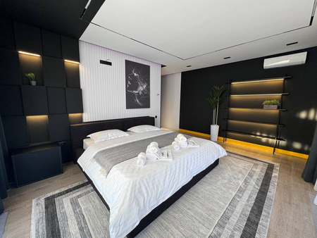 Beverley Hills Premium класса Около Бочке