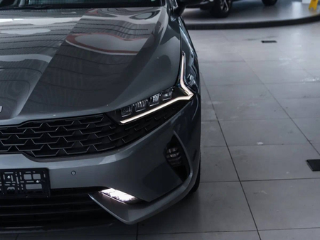KIA  K5 yang 2024