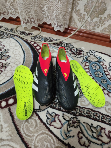 Adidas Predator 43