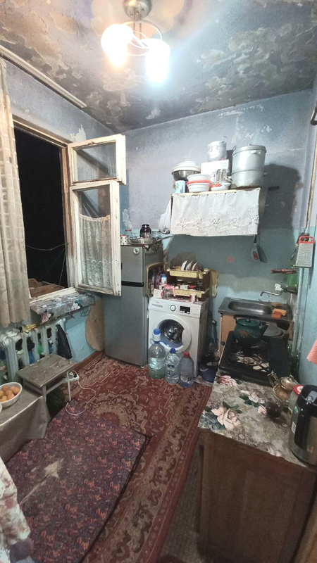 Продаётся 2/4/4 М Улугбекский р-н Ялангач м-в