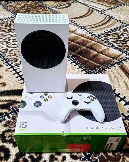 Xbox series s (как новая)