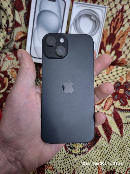 Продам срочно свой iphone 15 6/128