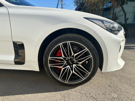 Киа стингер 3.3 TWIN TURBO