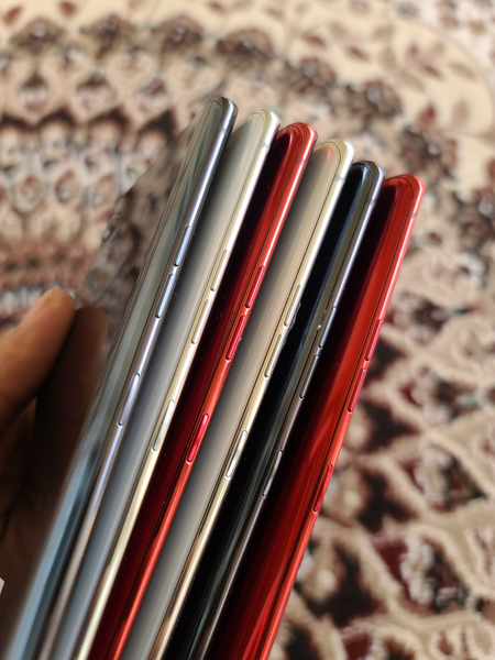 LG Velvet 5G Snapdragon 765. OzU 8 GB. Joyi 128 GB. Garantya bor