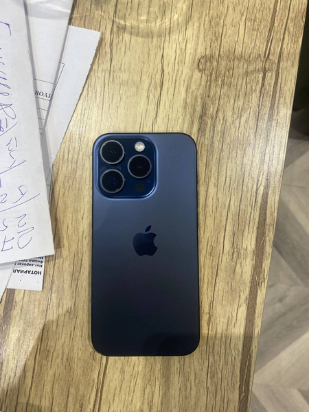 iPhone 15 pro 256gb
