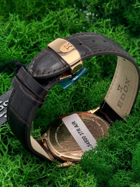 Швейцарские часы фирмы Edox