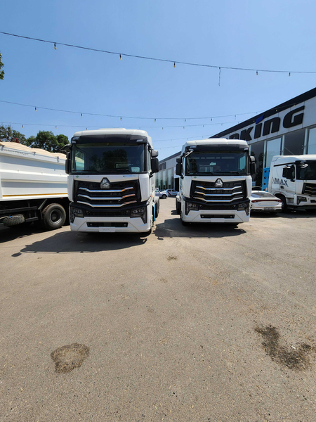 Sinotruk Howo Max 6x4 CNG Подушка в наличии!