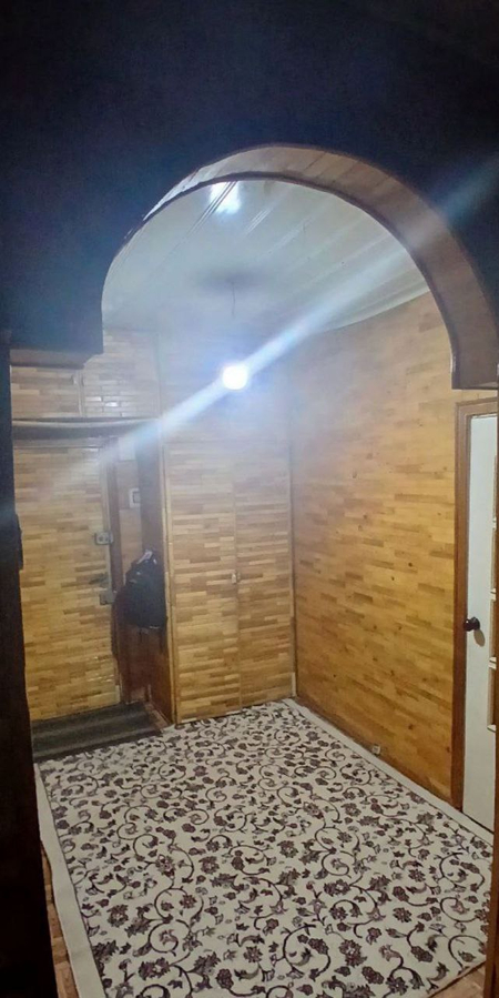 Продаётся 3 комнатная квартира на 1 этаже в 5 этажном доме на Карасу 6