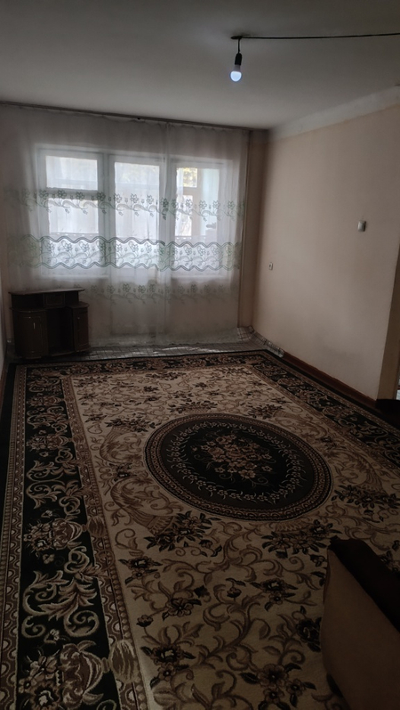 Oybek kochasi 2 xonali uy ijaraga beriladi (Rishton choyxona orqasida)