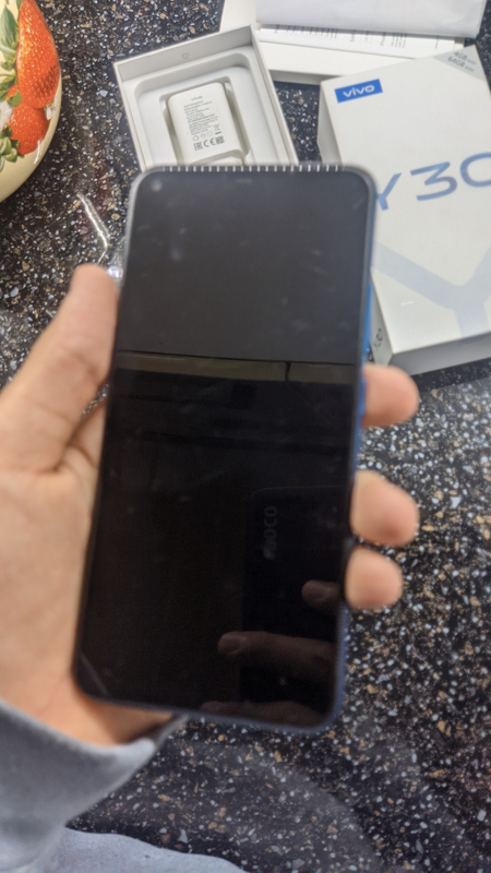 Телефон Vivo Y30, хорошее состояние, есть документы и чеки
