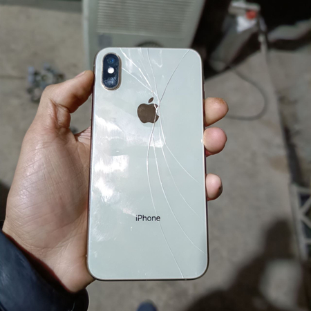 Iphone xs sotilad