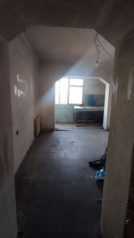Продается. Сергели 2, 1/4/4 галерея