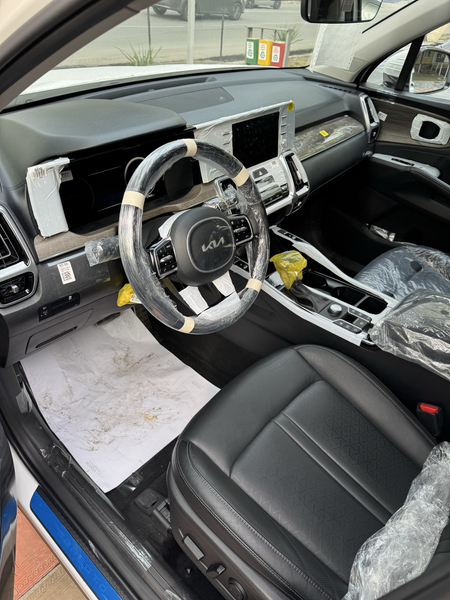 Kia Sorento yili 2023 rangi Oq
