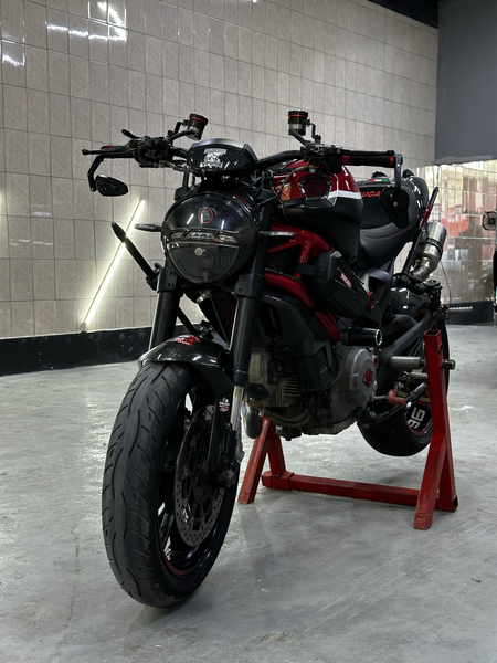 Ducati monster stretfighter 800 kub