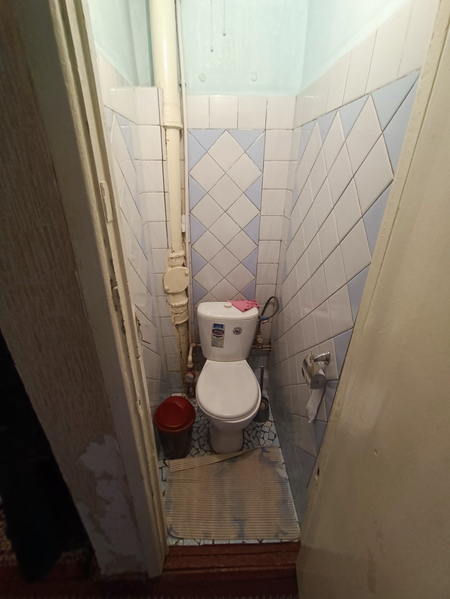 2 х кирпич площадь 57 м2 балкон 2 на 6 санузел раздельный 2/2 этаж.Ж/Д