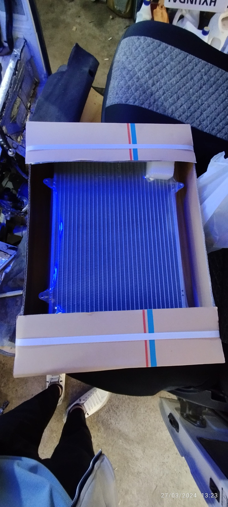 Assalomu alaykum kimga yangi radiator kerak damasniki ochilmagan