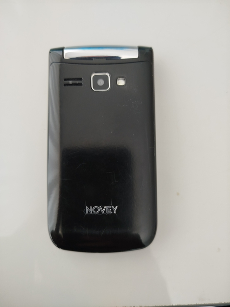 Продаётся телефон NOVEY