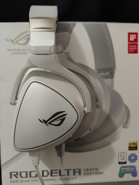 Asus ROG Delta White Edition