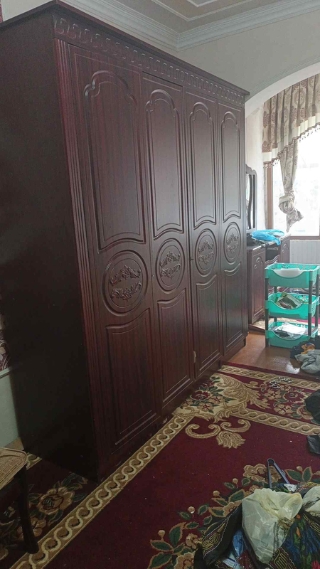 Продаю мебели шкаф, кресло, кухенный уголок