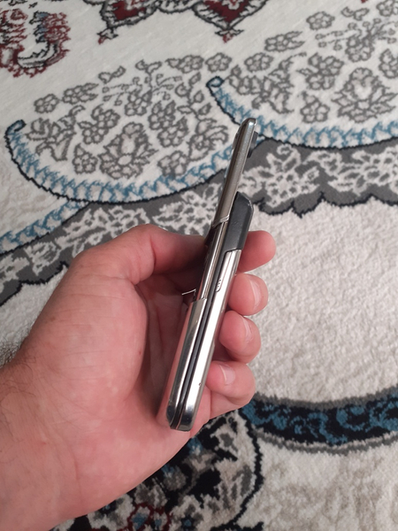 Nokia 8800 classic sotladi uz imeya 30 kun