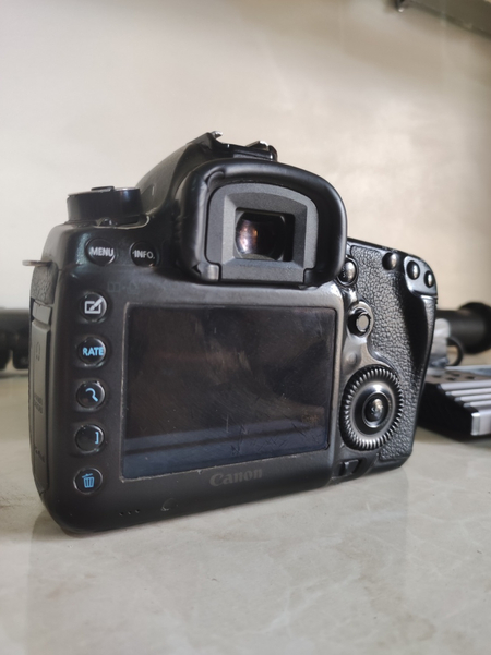 Canon Mark 3 kamera sotiladi