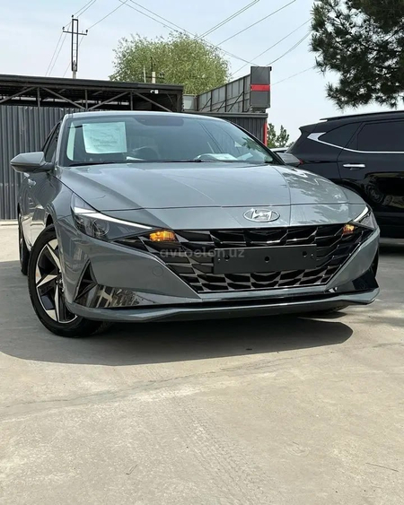 Hyundai Elantra 12% yillik ustama evaziga nasiya savdoga
