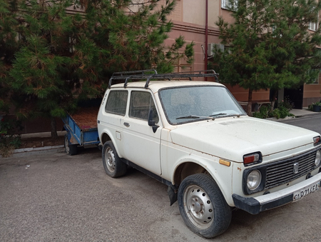 2 eshikli niva4x4