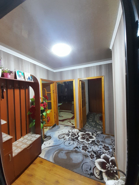Uy sotiladi 3 mkr 3 xonali