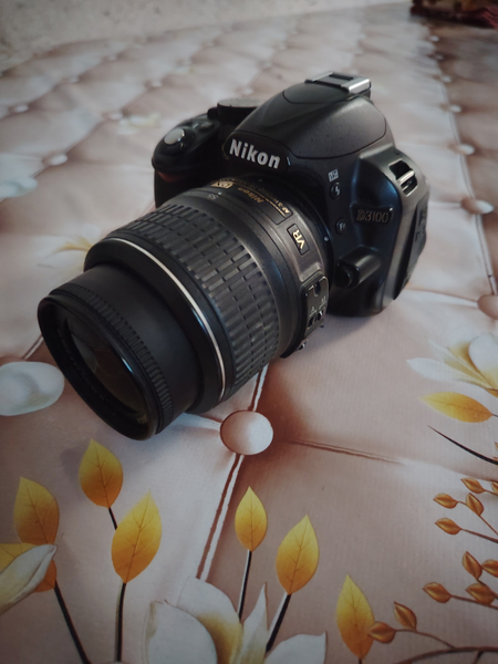 Nikon 3100 foto video camera sotiladi srochniga
