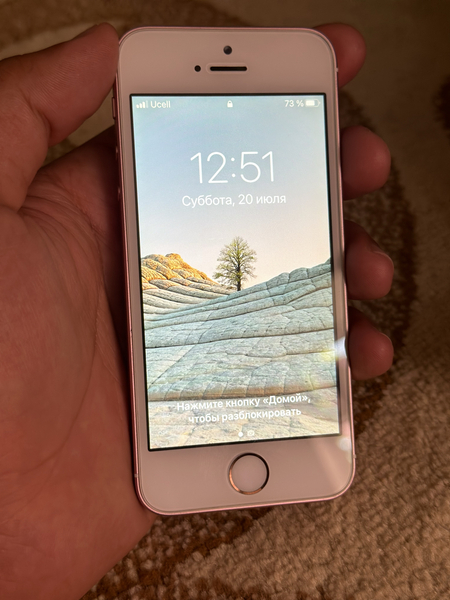 iPhone se rose gold 128Gb