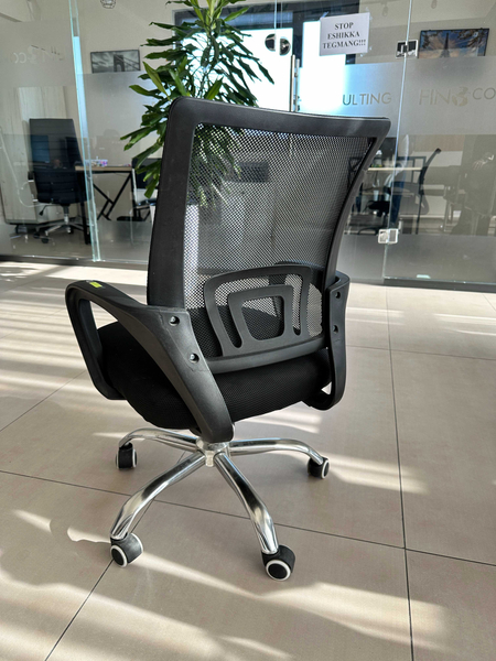 Solo ofis uchun kreslo