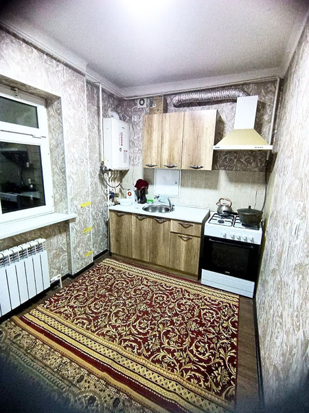 Срочно  3/7/7 кирпичный дом раздельные комнаты ремонт