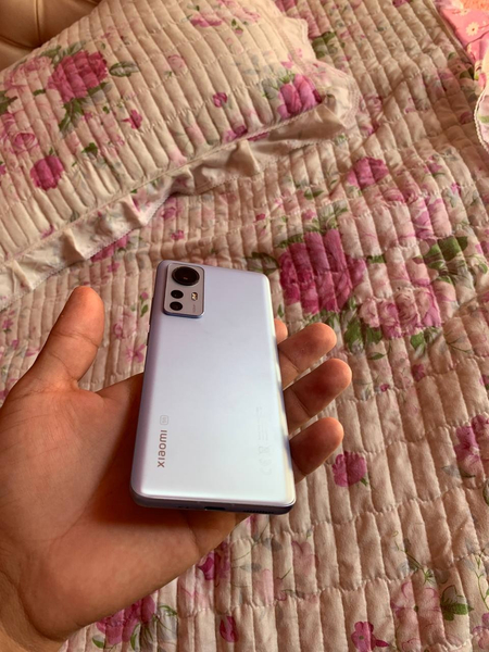 Xiaomi 12  256 ga 12 aperativka judayam yaxshi telefon