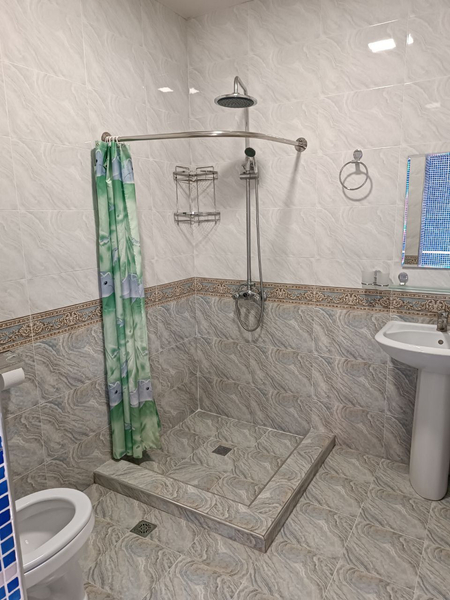 Arenda Dacha Xumsonda Oila va Ulfatlar uchun ichkiliksiz bez makler.