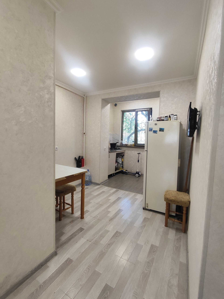 Срочно продается квартира Куйлюк-3  у метро школа 263 Корзинка
