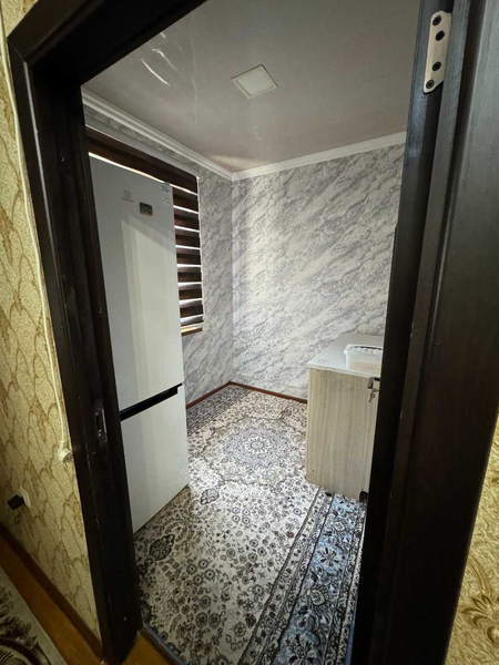 Продаю 2-х комнатная переделано в 3-х ком.  массив Феруза, ипотека