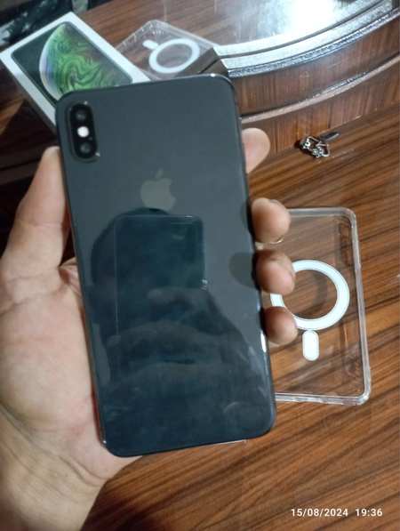 Iphone xs max sotiladi