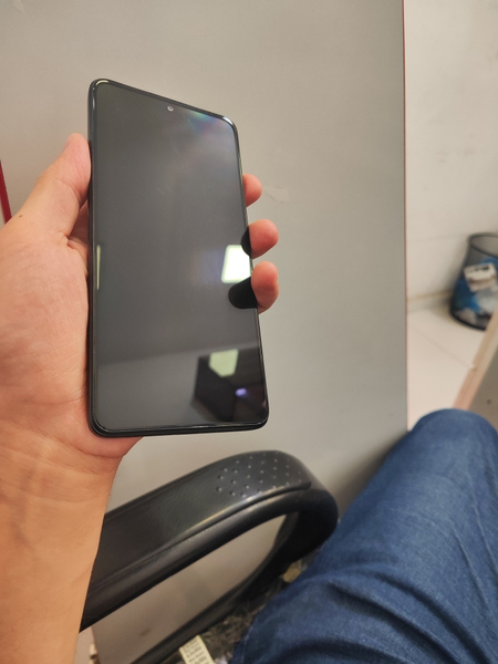 Redmi note 11 pro.  8+8/128gb