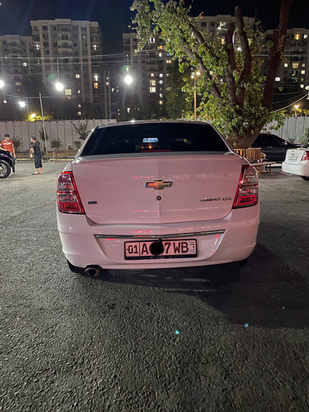 Chevrolet Cobalt белый