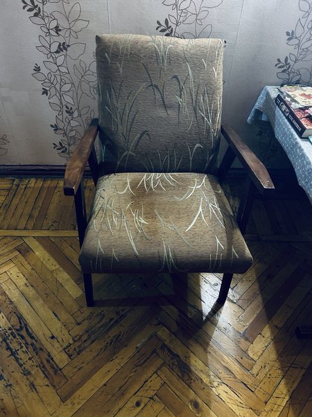 Продаю два кресла