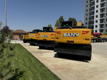 Экскаватор колесный SANY 155 янги